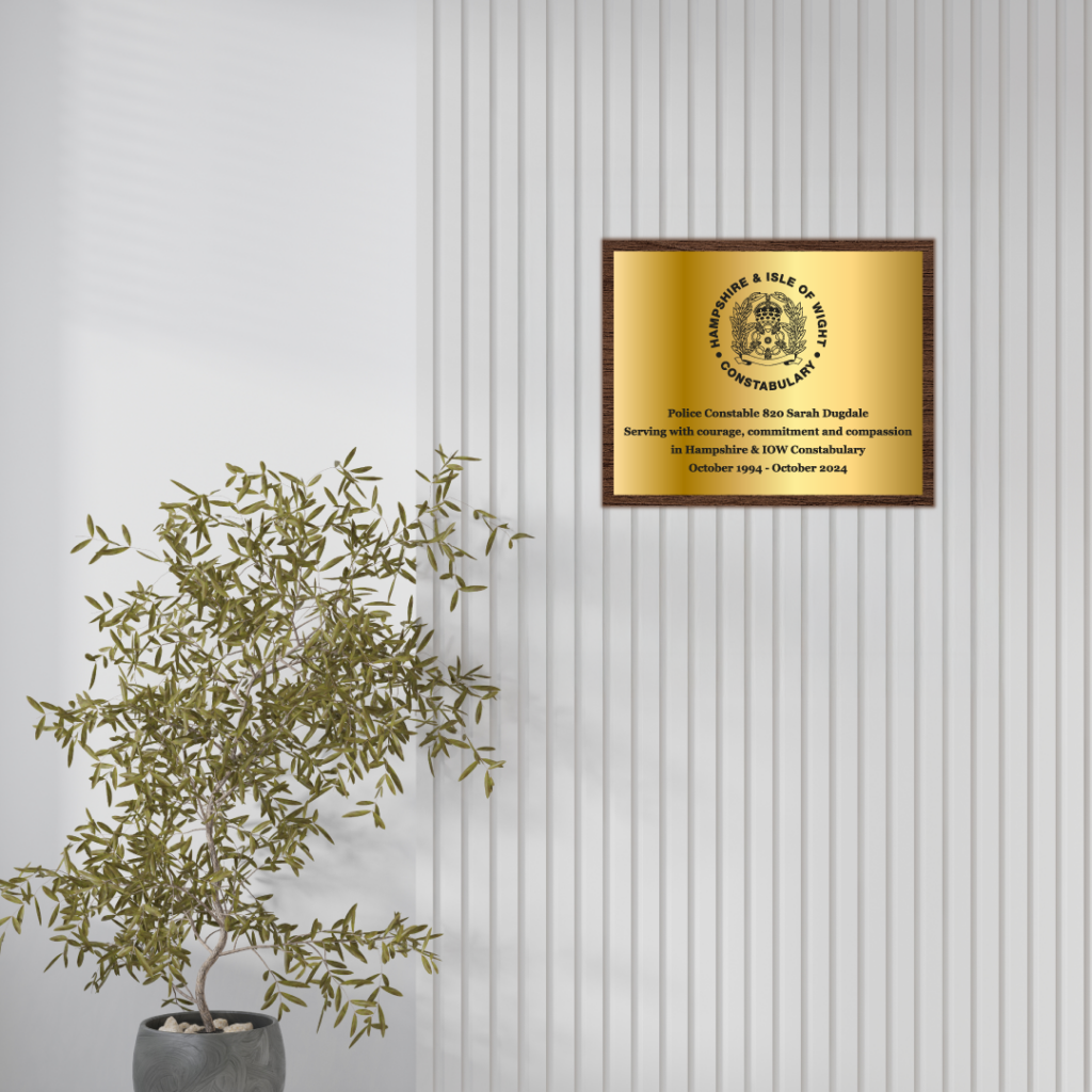 PLAQUES & SIGNAGE - Victory Trophies